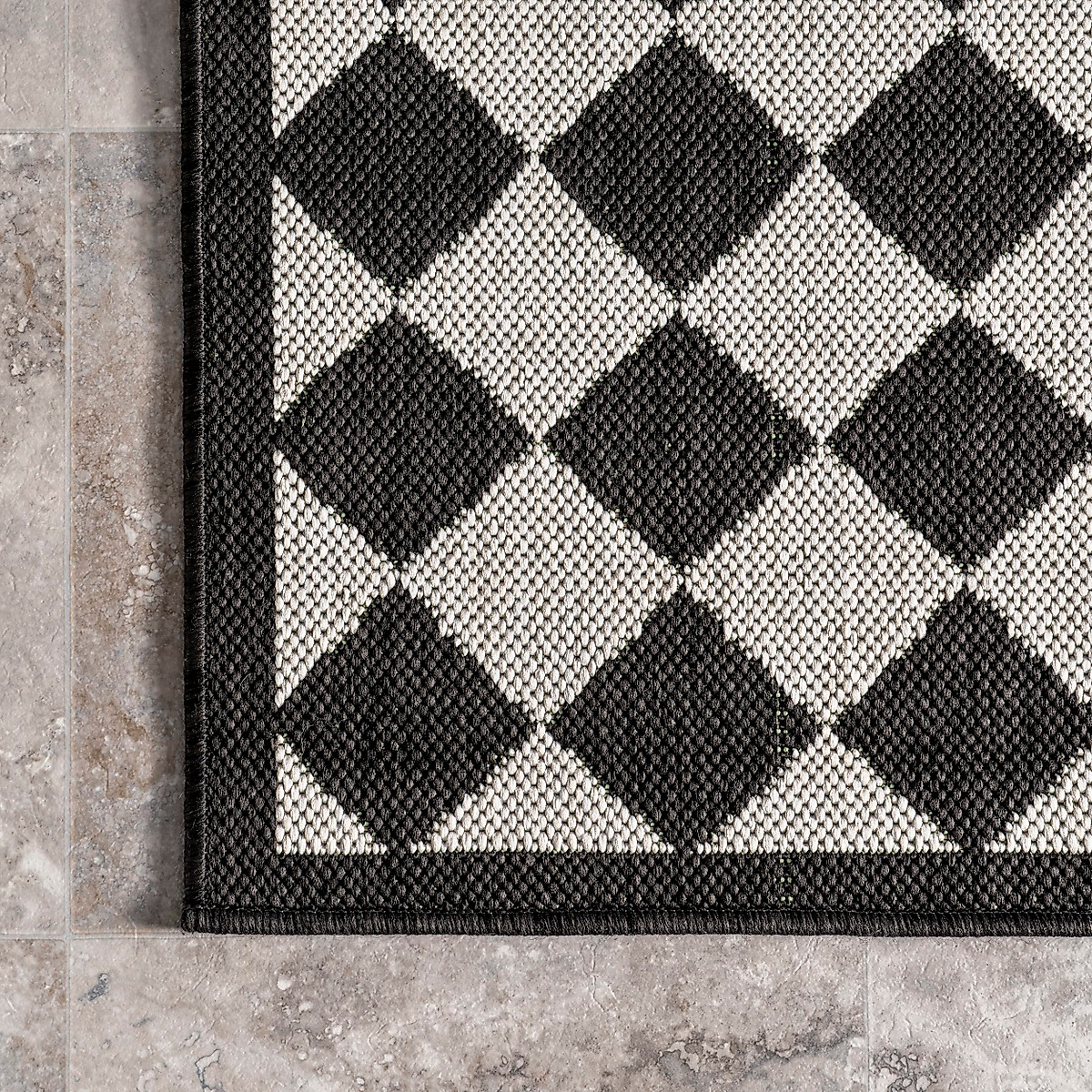 nuLOOM Myka Checkered Indoor/Outdoor Area Rug, 4' x 6', Black and White