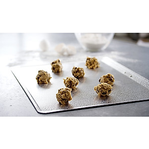 Premium Quality Bakeware, Set of 2 Baking Sheets, 10 x 14-Inch Biscuit and 14 x 17.5-Inch Cookie Sheet