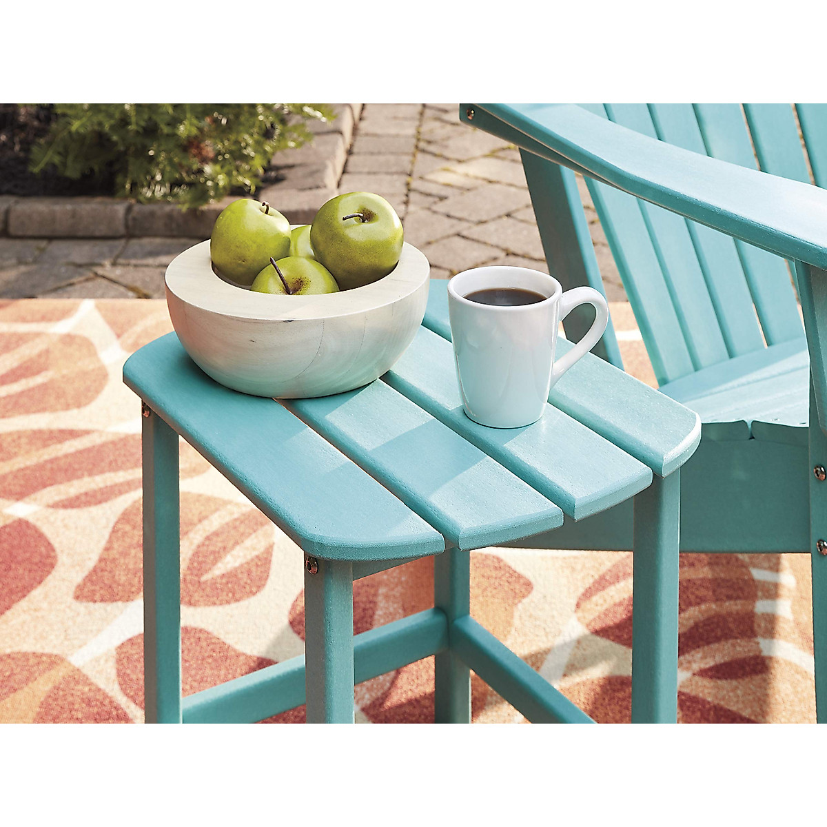 Signature Design by Ashley Sundown Treasure Outdoor Patio HDPE Weather Resistant End Table, Blue