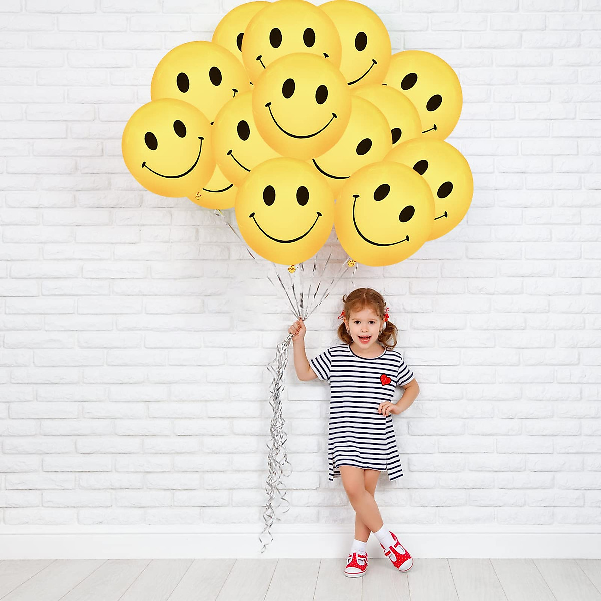 Smile Balloons 12 Inch Smile Face Balloons Birthday Party Balloons Bright Yellow Latex Balloons For Children's Birthday Party Cartoon Festive Decoration Supplies - 50 Pack