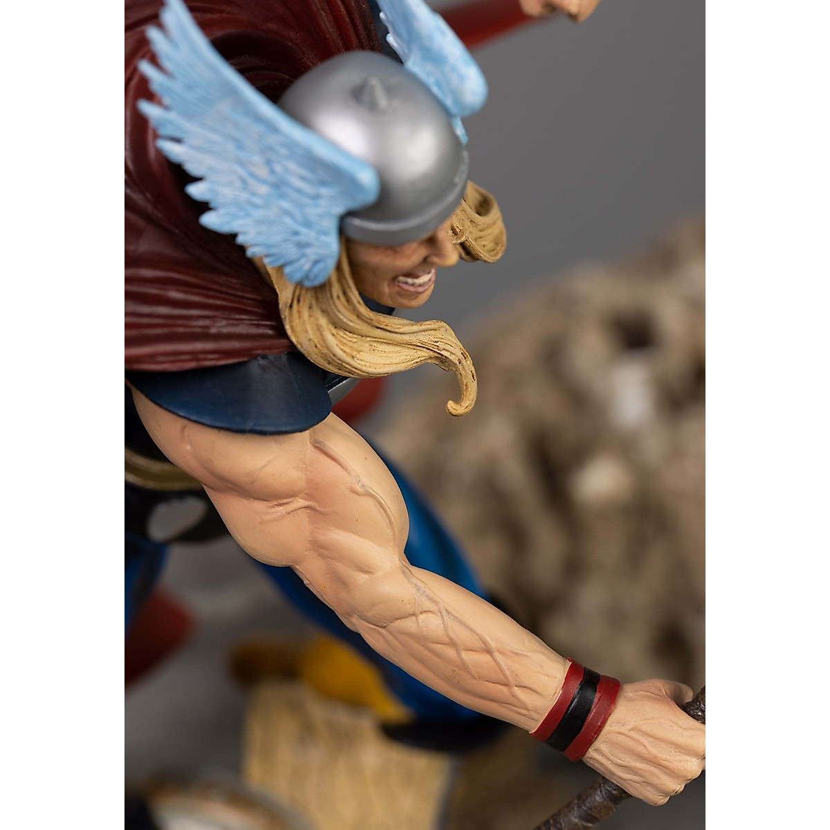 Diamond Select Toys Marvel Gallery Thor PVC Statue, Multicolor, 9 inches