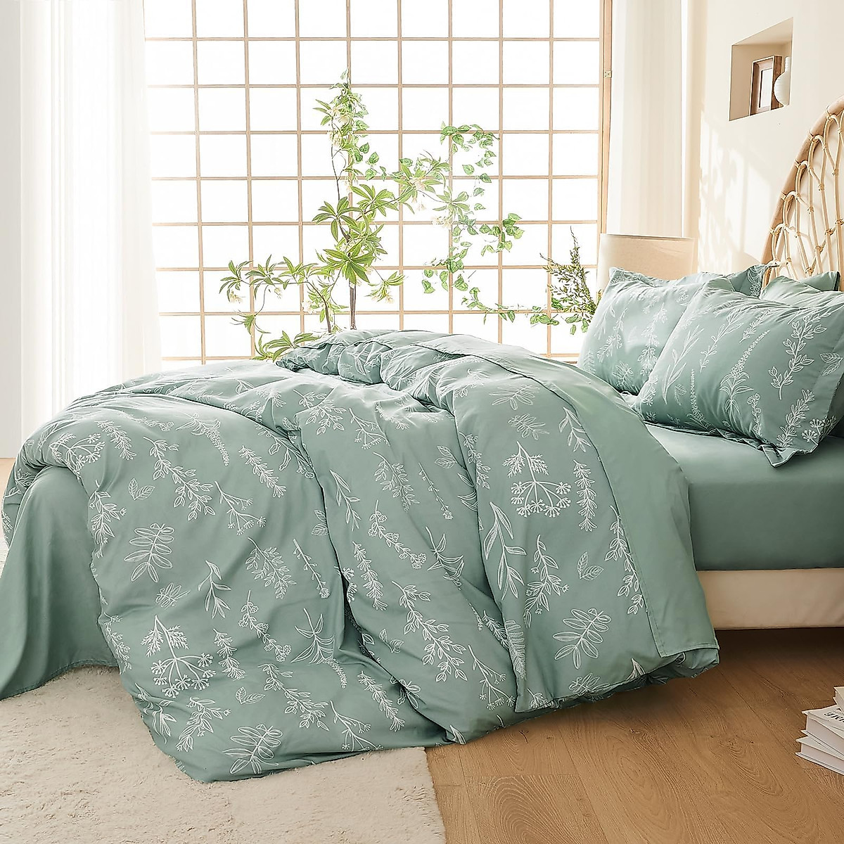 MUXHOMO Duvet Cover Queen Size, Reversible Floral Green Duvet Cover Set with Zipper Closure, 3 Pieces Botanical Patterns Soft Microfiber Bedding Set with 4 Ties (90"x90", 2 Pillow Cases)