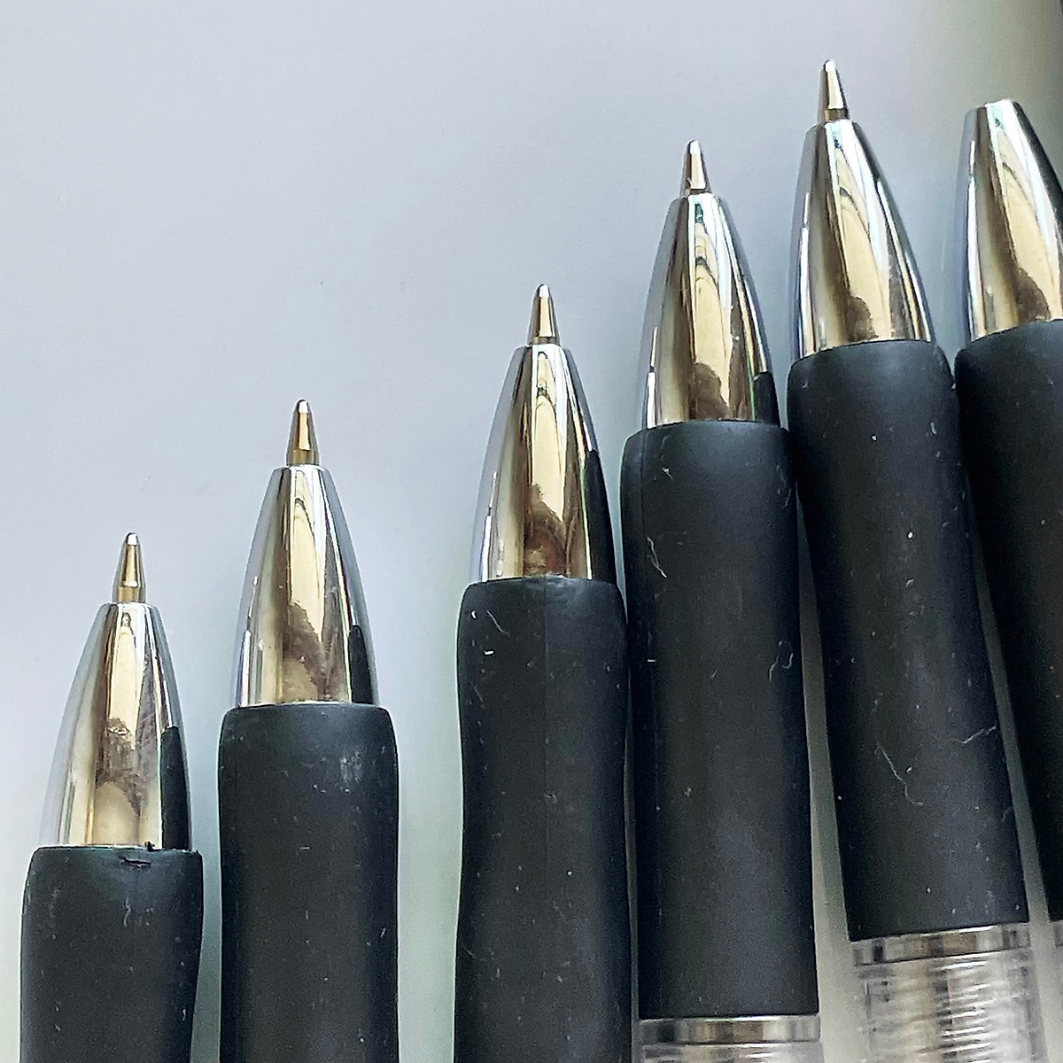 sencoo 9 pack Gel Pens Retractable Erasable Black Ink Rollerball Pens Fine Point Ballpoint Writing Pen for Office - 0.5mm Tips with Comfort Grip