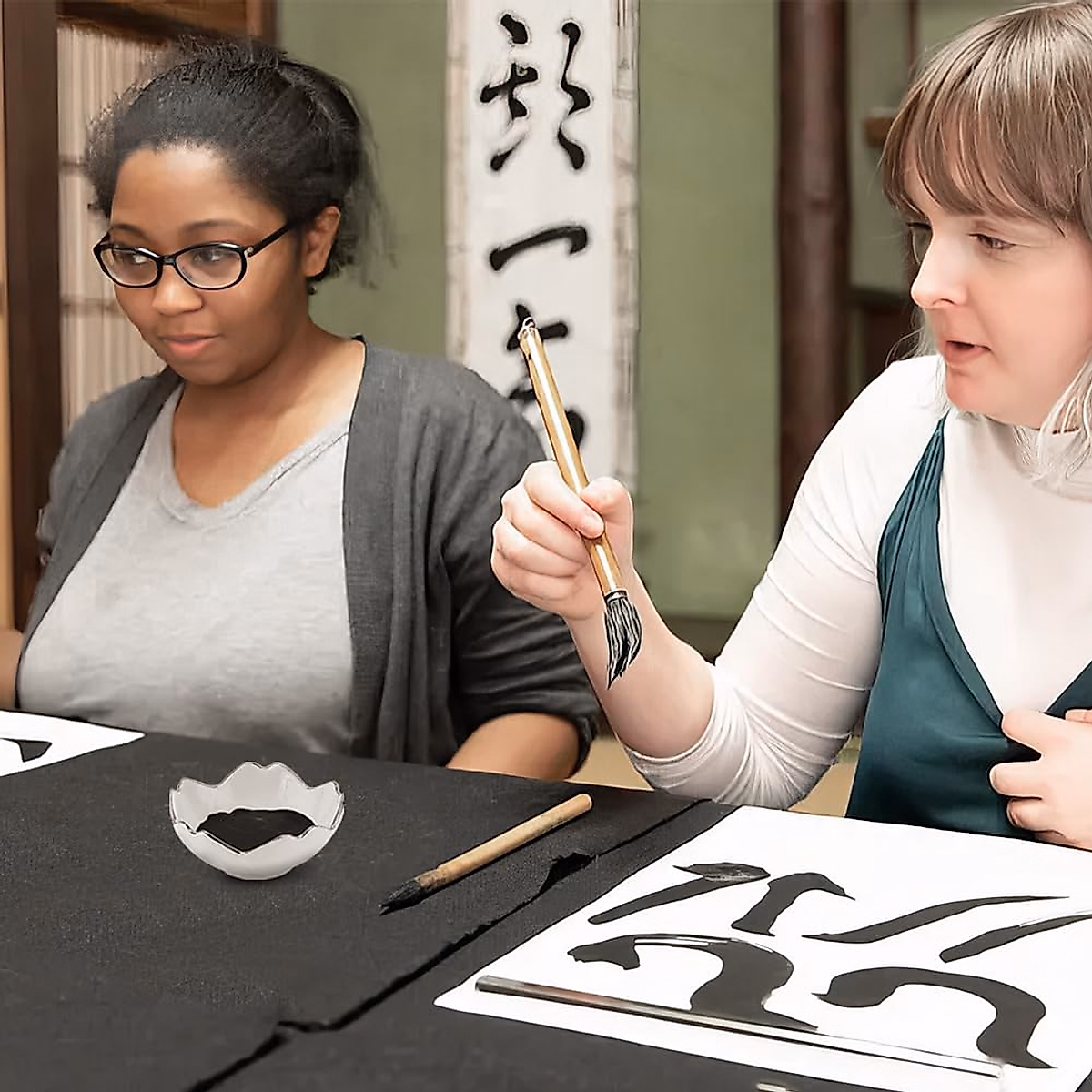 PH PandaHall 2PCS Flower Ceramic Ink Plate, Paint Pallets Multifunctional Bowl Porcelain Ink Dish Chinese Brush Rests Brush Stands for Calligraphy Sumi-E Painting Japanese Prints, White Pink