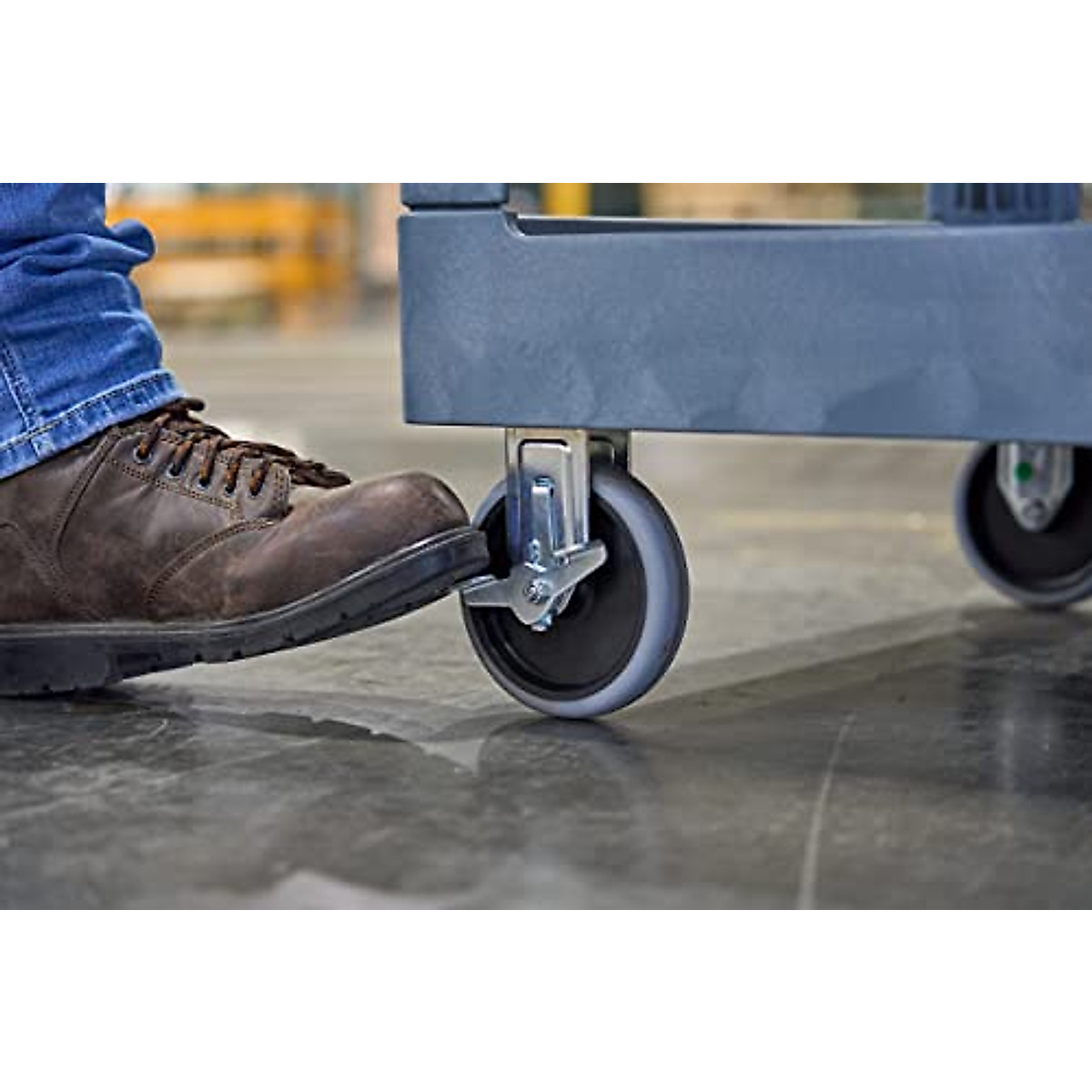 Rubbermaid Commercial Products Brute Heavy Duty 2-Shelf Utility/Service Cart, Medium, Lipped Shelves, Ergonomic Handle, 500 lbs. Capacity, Gray, for Warehouse/Garage/Cleaning/Maintenance/Stadiums