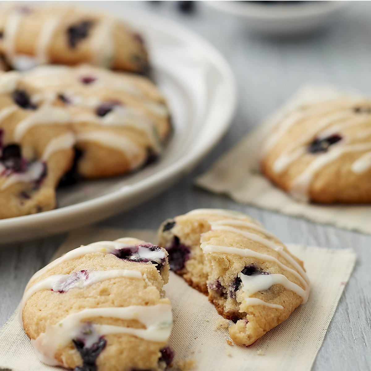 Wilton Advanced Select Nonstick Cookie Sheet, 10 x 15 Inches, Pack of 2