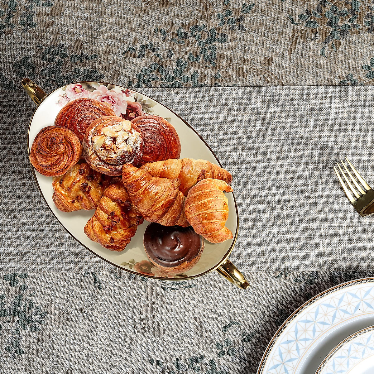 fanquare Floral Footed Fruit Bowl for Party, Fruit Holder for Kitchen Countertop, Decorative Bowls for Centerpieces