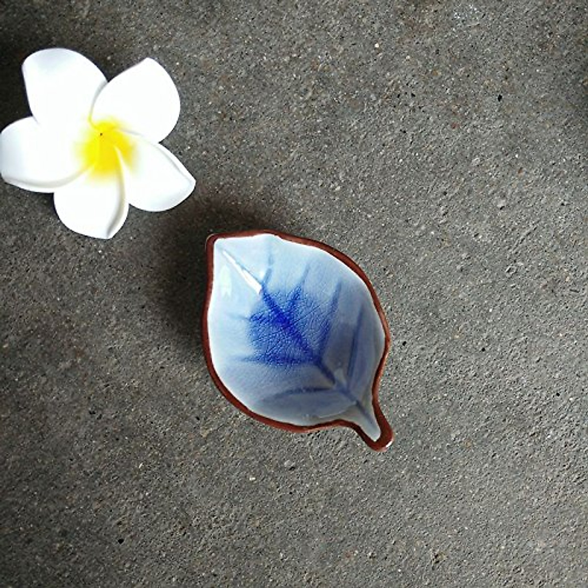 Colias Wing Colorful Leaf Shape Design Multipurpose Porcelain Side Dish Bowl Seasoning Dishes Soy Dipping Sauce Dishes(Set of 6)-Small