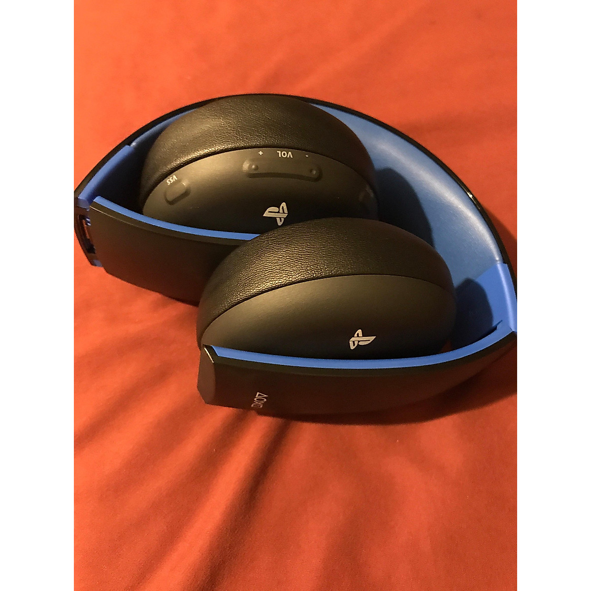 Gold Wireless Stereo Headset - PlayStation 4