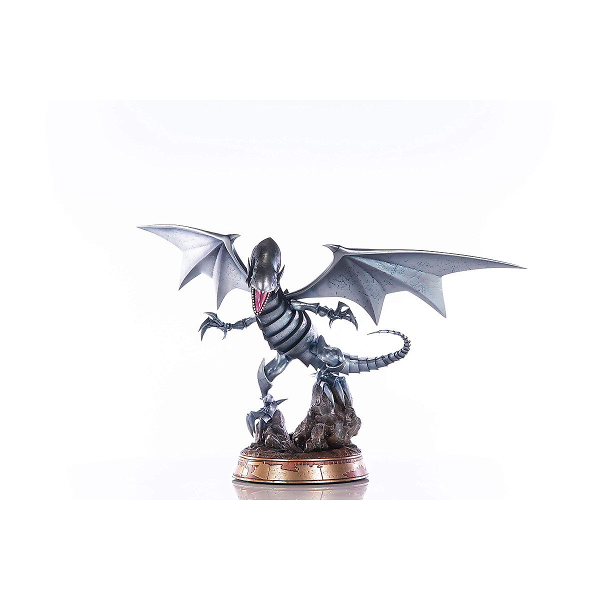 Yu-Gi-Oh! Blue-Eyes White Dragon Silver Variant 14 Inch Statue