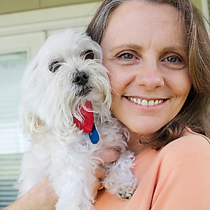 Petpost | Tear Stain Remover Comb for Dogs - Extra Fine Tooth Rake Gently & Effectively Gets Rid of Crust, Mucus, and Gunk Around Your Shih Tsu or Maltese Blue