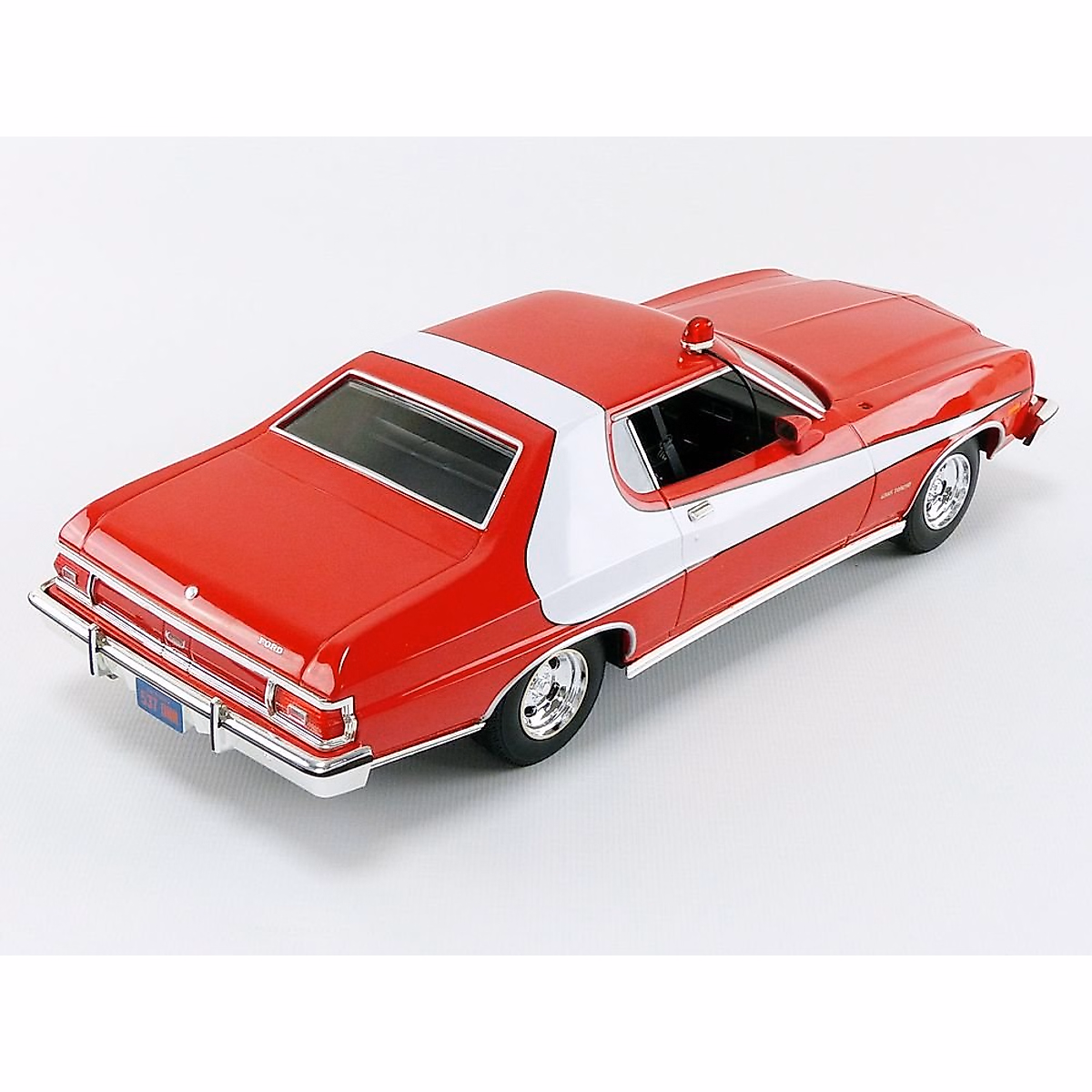 Greenlight Collectibles Artisan Collection - Starsky and Hutch (TV Series 1975-79) - 1976 Ford Gran Torino (1:18 Scale) Vehicle