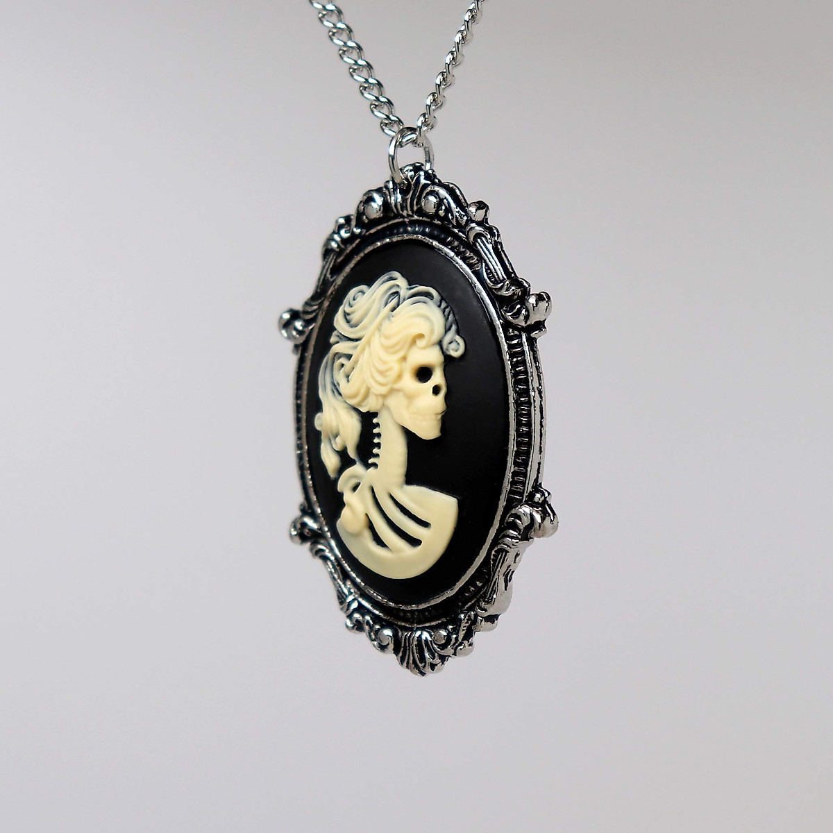 Real Metal Gothic Lolita Skull Cameo in Pewter Frame Pendant Necklace