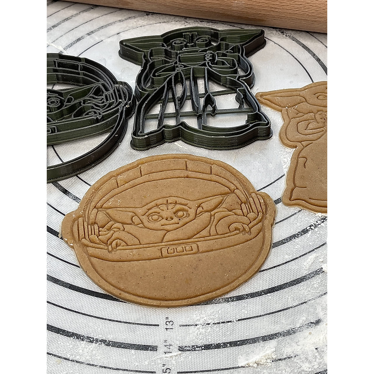 Premium Star Wars Set of 2 Baby Yoda Grogu Cookie Cutter’s & Molds 4.5" Produced by 3D Kitchen Art