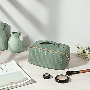 BYKASIST Travel Makeup Bag Large Capacity Cosmetic Bags for Women Portable Makeup Bag Opens Flat for Easy Access Travel Toiletry Bag Leather Waterproof Women Travel Cosmetic Bag Organizer, Green