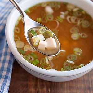 YUHO Organic Shiro White Miso Paste 100% Organic Soybean and Rice, No GMO, NON-MSG, Japanese Style Instant Miso Soup, Gluten Free, Kosher, No Preservatives, Vegan 17.6oz