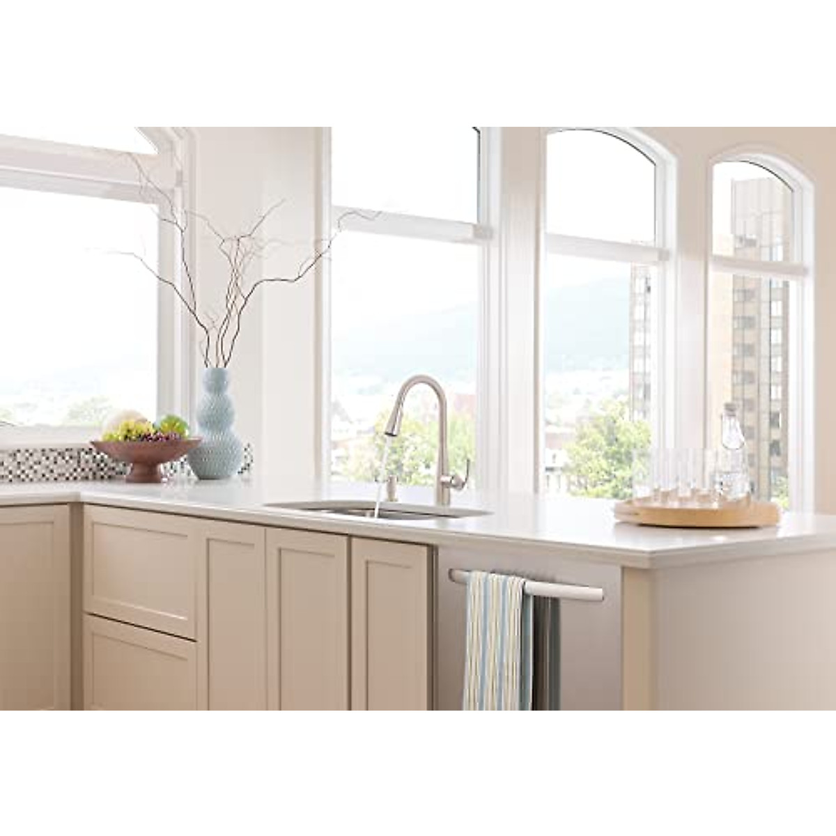 Moen 87014SRS Essie Pull-Down Sprayer Kitchen Faucet in Spot Resist Stainless with Soap Dispenser, Spot Resist Stainless