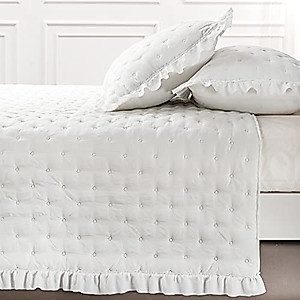 HIARUO 3-Piece Queen Quilt Set - Soft Warm Ultrasonic Reversible Pleated Ruffled Coverlet Bedspread Set (90 x 90 Inch) with 2 Pillow Sham (20 x 26 Inch), White