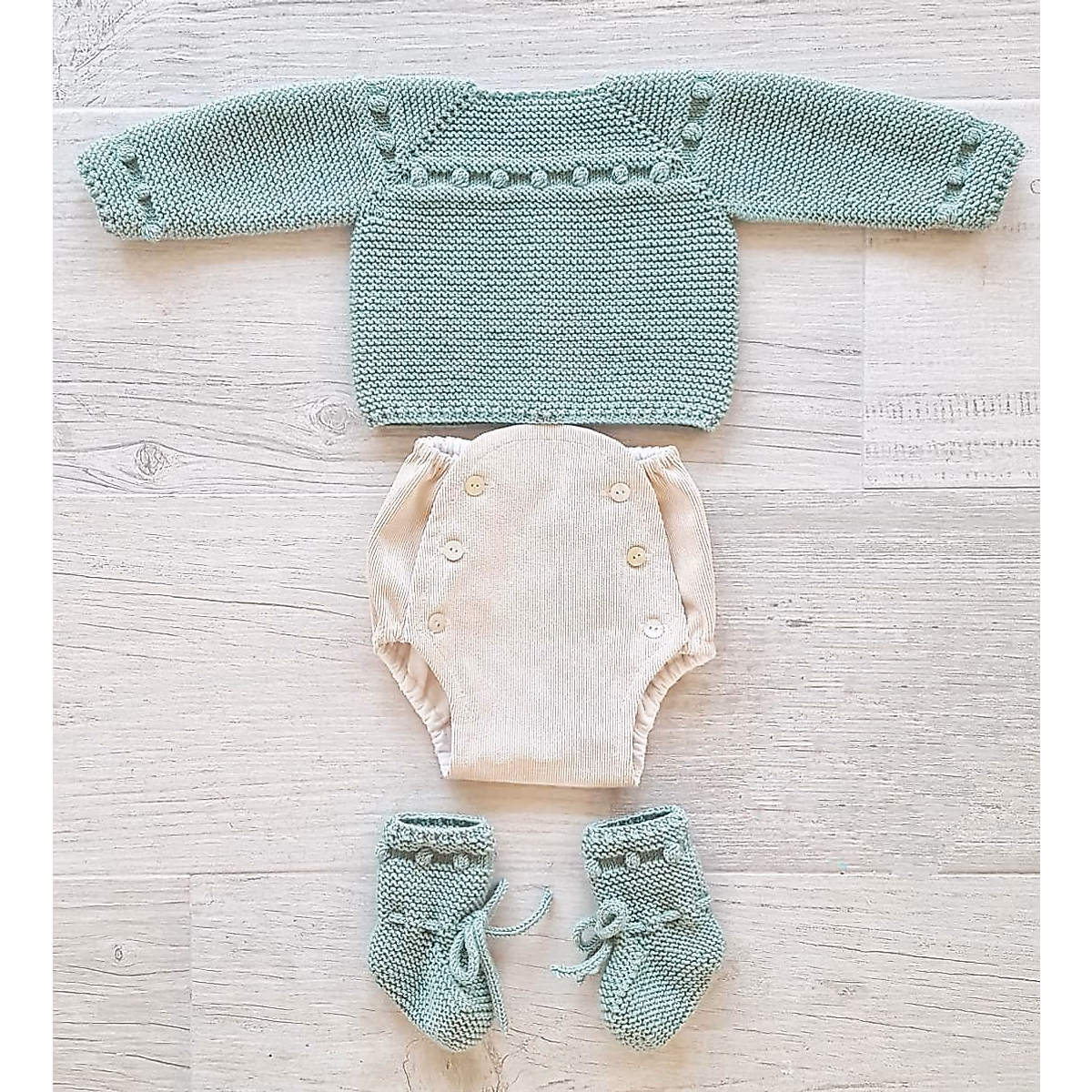 50 Nacar Natural Shell Buttons - Sewing Accessory - 6 Sizes - Manufactured and Shipped from Spain - (8 mm)