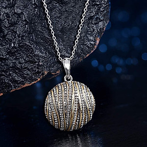 Mytys Coin Pendant Necklace for Women Gold and Silver Intertwined Crossover Pendant Two Tone Necklaces Christmas Jewelry Gift Style 5