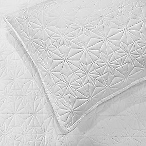 Mocaletto Luxury 2 Piece Twin Size Quilts, Elegant&Reversible Quilt Set White Bedding Set with Pillow Sham, Soft Lightweight Microfiber Bedspread, Twin Size Bedding Coverlet(White,68 * 88)