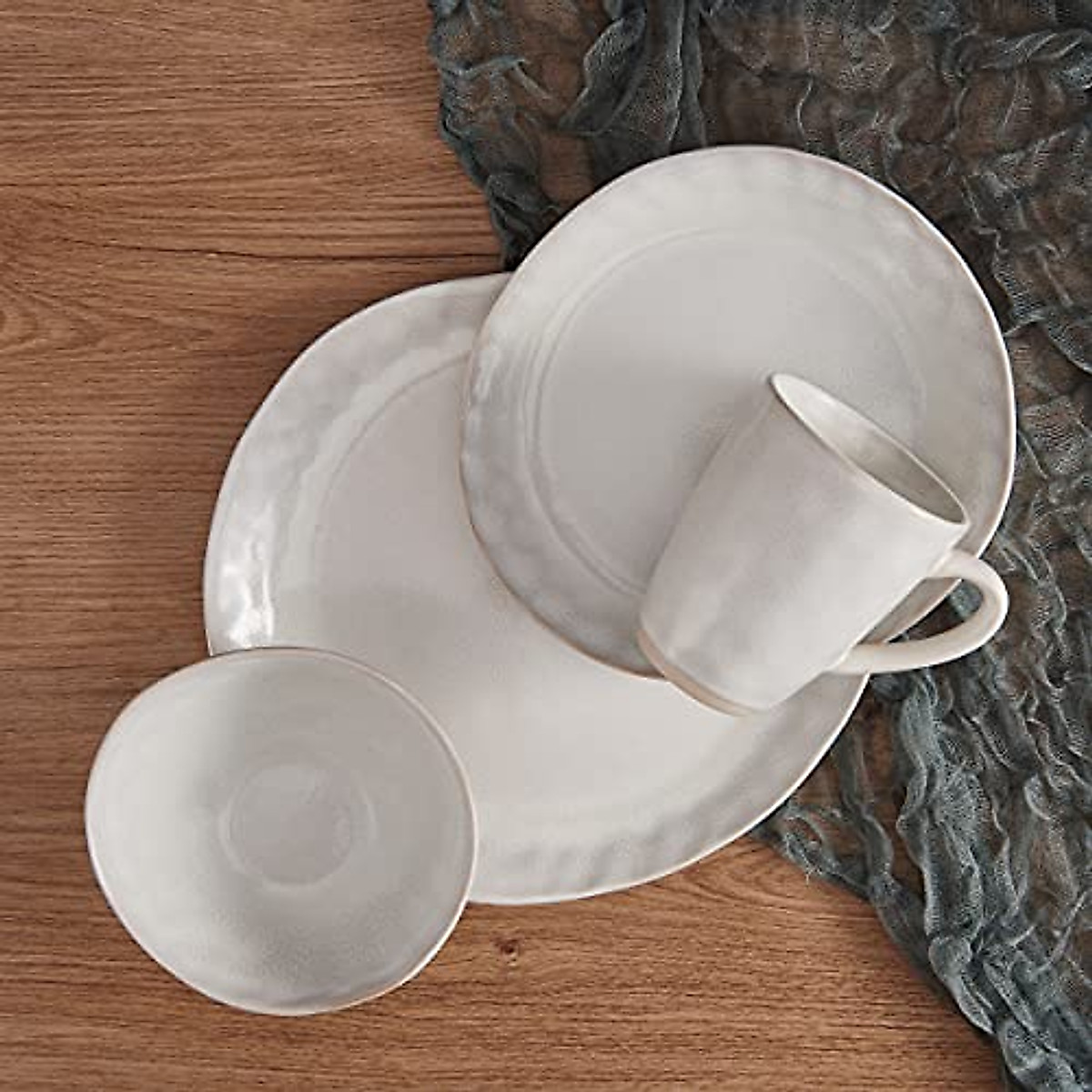 Mikasa Cora 16 Piece Dinnerware Set, Service For 4, White