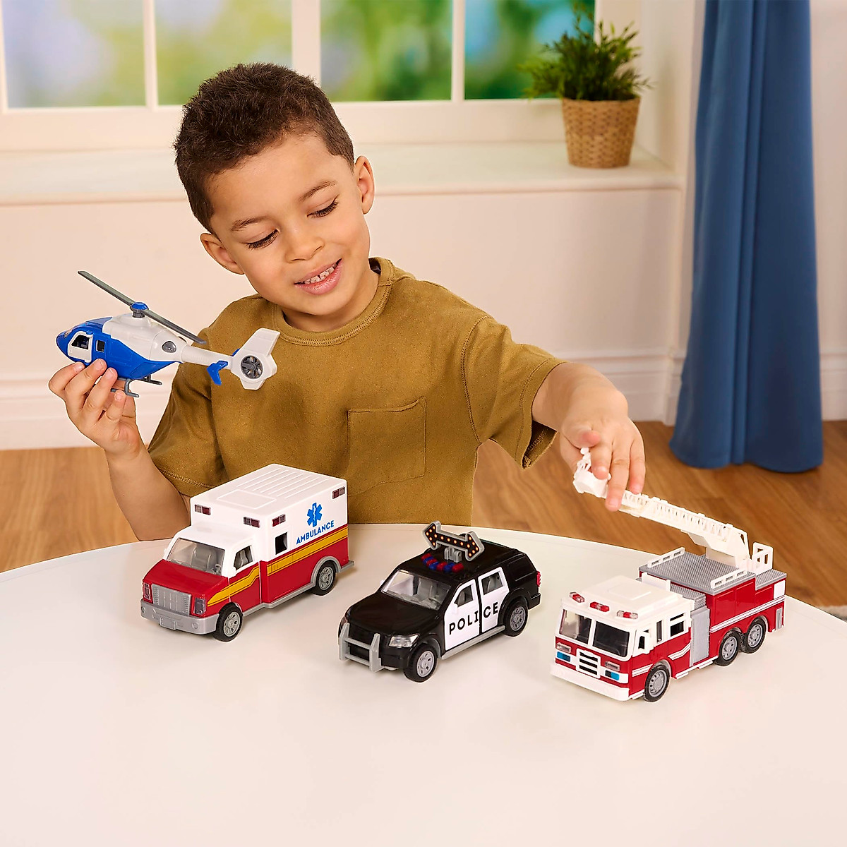 Driven by Battat — 1:24 Scale Fire Truck – Small Toy Truck with Lights, Sounds & More for Boys & Girls Age 3+