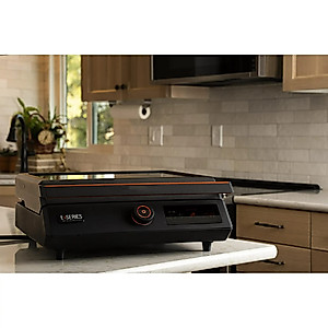 Blackstones E-Series 17 Electric Tabletop Griddle with Hood, ‎Black