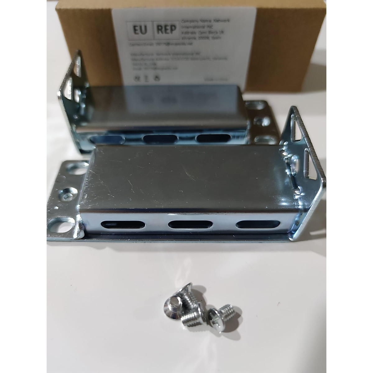 RW RoutersWholesale - Rack Mount Kit 3560/2960 19in Compatible with Cisco RCKMNT-19-CMPCT=
