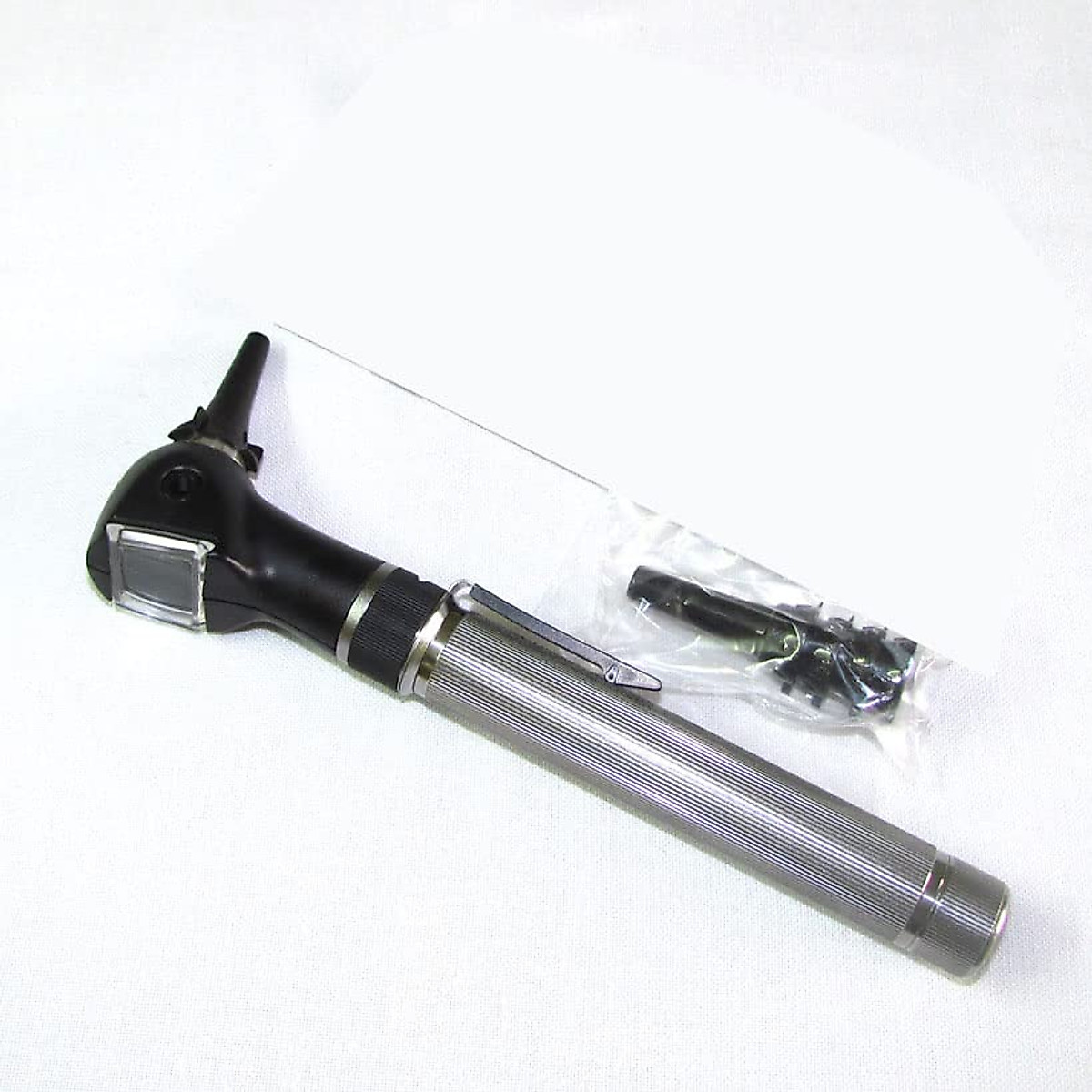 Welch Allyn 22820 PocketScope Otoscope with "AA" Handle with Reusable Specula