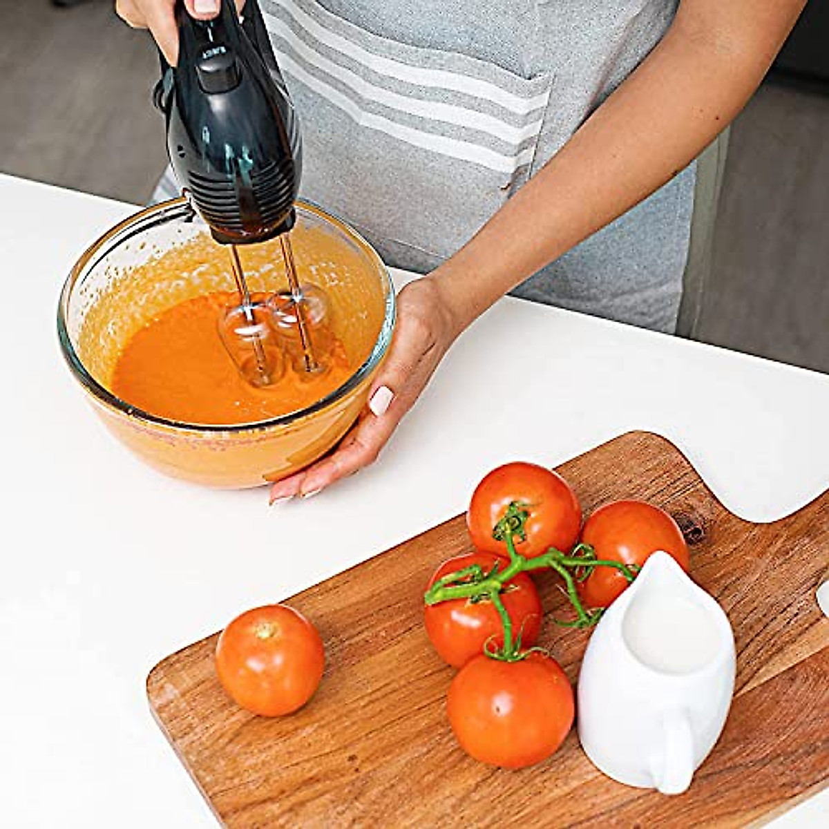 Ovente Portable 5 Speed Mixing Electric Hand Mixer with Stainless Steel Whisk Beater Attachments & Snap Storage Case, Compact Lightweight 150 Watt Powerful Blender for Baking & Cooking, Black HM151B