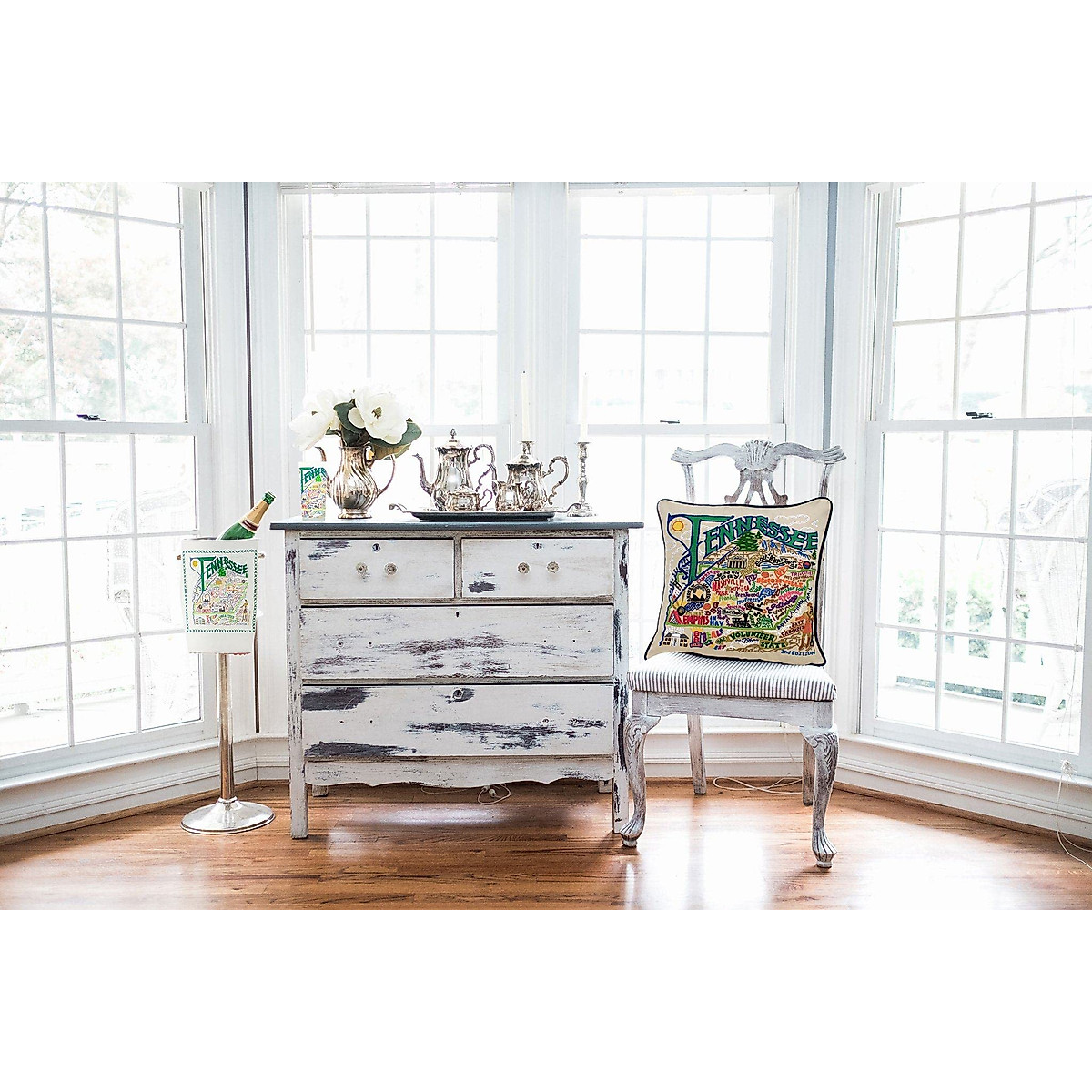 Catstudio Tennessee Dish Towel - U.S. State Souvenir Kitchen and Hand Towel with Original Artwork - Perfect Tea Towel for Tennessee Lovers, Travel Souvenir