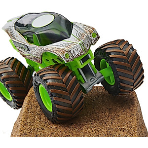 Monster Jam, Alien Invasion Monster Dirt Starter Set with 8oz Monster Dirt and Official 1:64 Scale Truck