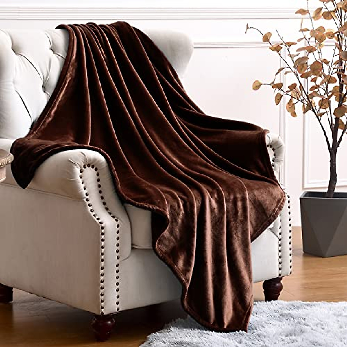 SOCHOW Flannel Fleece Blanket Throw Size, All Season Lightweight Super Soft Cozy Blanket for Bed or Couch, Brown