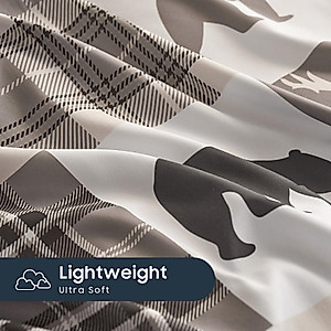 Wake In Cloud - Rustic Duvet Cover Set, Cabin Christmas Lodge Western Country Bear Deer Holiday RV Outdoor Winter Theme, Soft Lightweight Bedding, 3-Piece, Taupe Brown, King Size