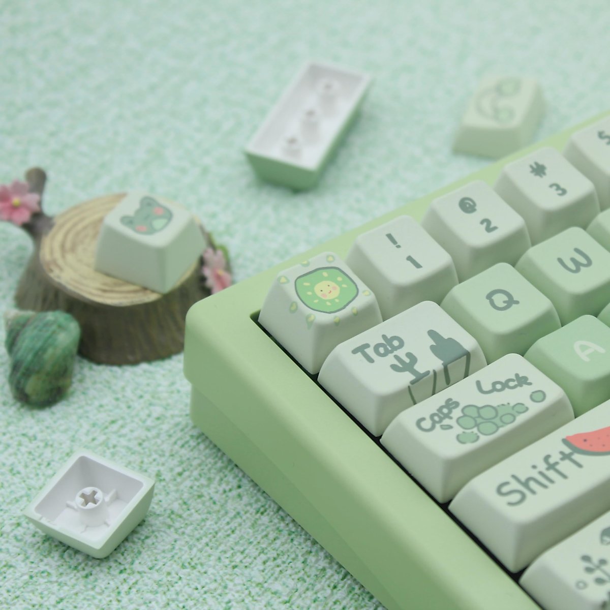 Cmokifuly Frog Cute Keycaps MDA Profile Custom PBT Green Keycap for Mechanical Keyboard,148 Keys Dye-Sub Cute Keycaps (Green Frog)