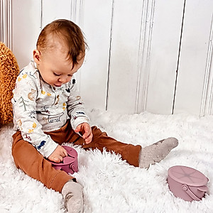 Dilovely Snack Cups for Toddlers, Baby Snack Containers, Silicone Toddler Snack Cups No Spill, Food Catcher with Lid & Bucket-like Handle, BPA Free & Dishwasher Safe, 9 Ounce Lilac