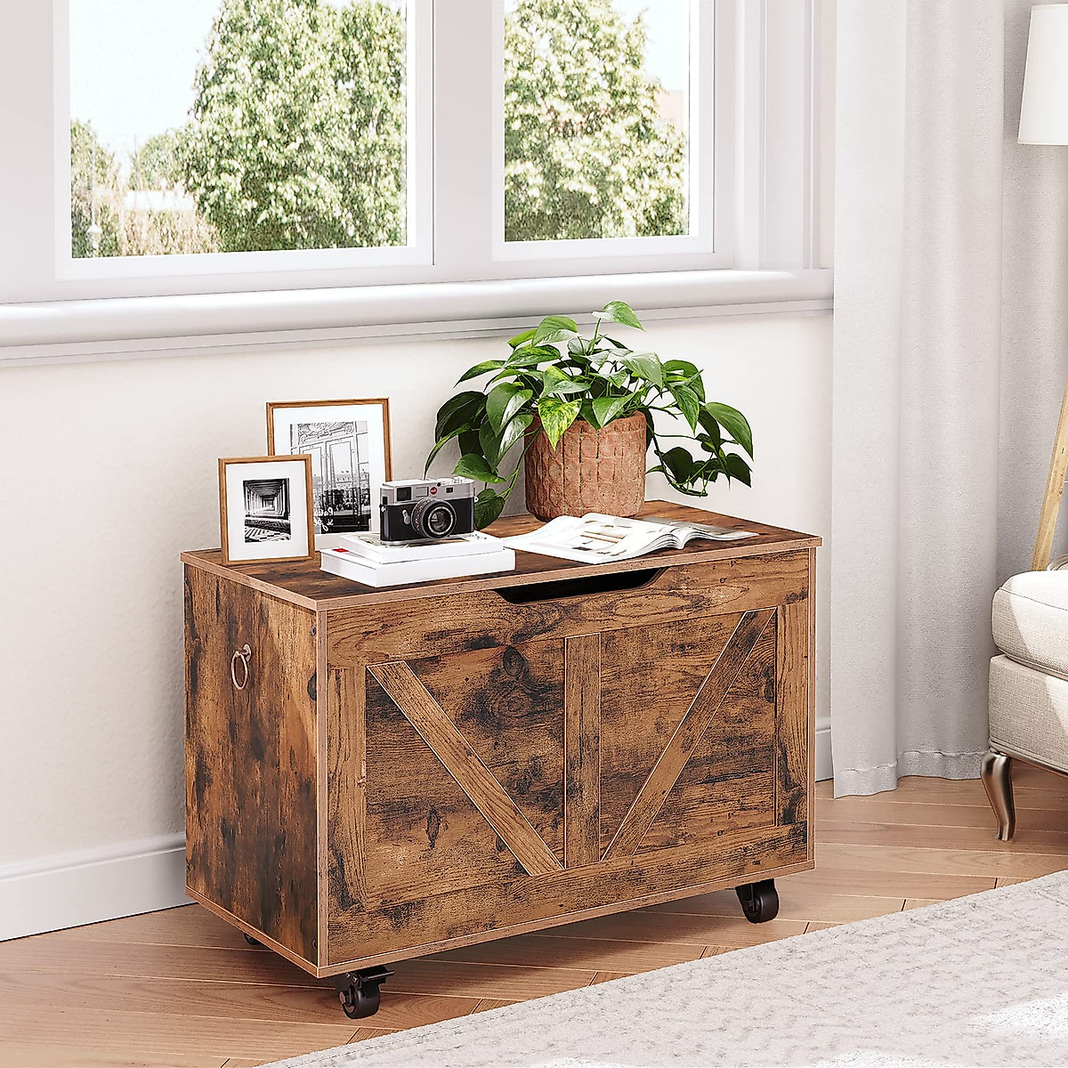 HOOBRO Storage Chest, Toy Box, 29.5" Storage Bench with 4 Wheels, Toy Chest Supports 220 lb, Safety Hinge, U-Shaped Opening, Easy Assembly, for Bedroom, Living Room,Rustic Brown FG74CW01