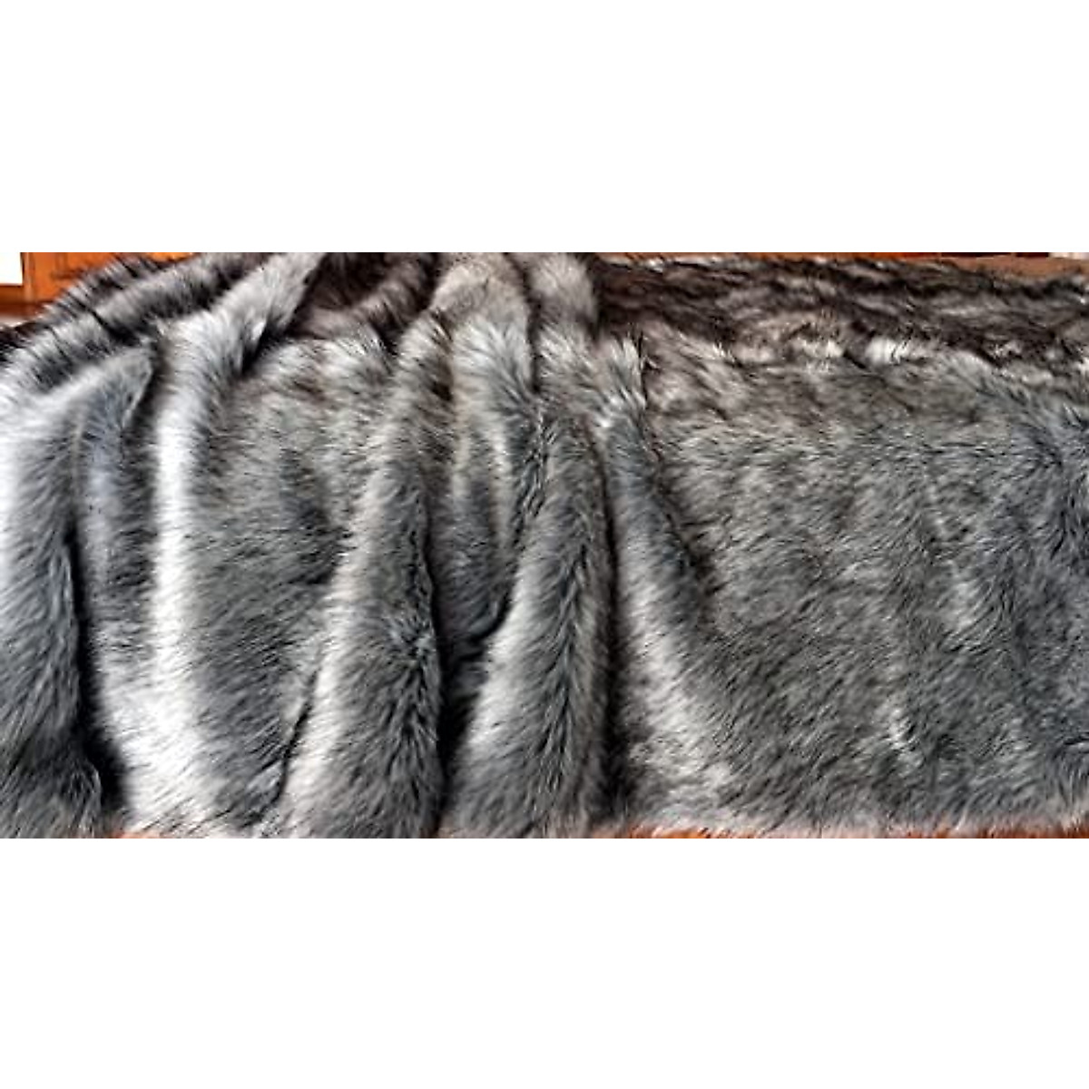 Starose Luxurious Faux Fur Throw Fake Wolf Fur Throw Blanket Couch Throw Bedspread Comforter Gray Queen Size 79"x90"