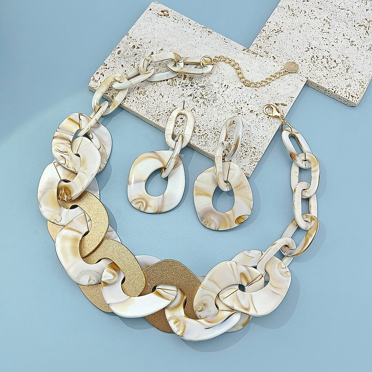 Coiris Statement Chunky Necklace Metal Punk Acrylic Cuban Link Chain Necklaces Bohemian Tortoise Shell Acrylic Resin Chain Link(N0090-Beige)