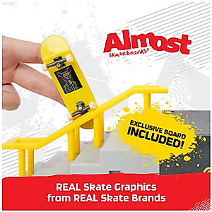 TECH DECK, Pyramid Shredder, X-Connect Park Creator, Customizable and Buildable Ramp Set with Exclusive Fingerboard, Kids Toy for Ages 6 and up