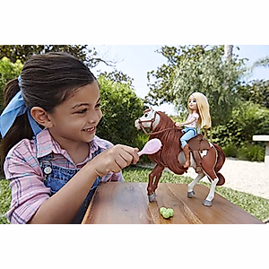 Mattel Spirit Untamed Doll & Toy Horse Set, 7-inch Abigail Small Doll with 7 Movable Joints, Boomerang (8-inch) with Soft Mane & Tail & Accessories