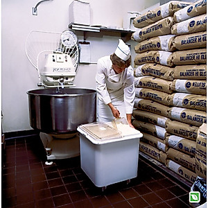 Rubbermaid Commercial Products Bouncer Contour Scoop for Ingredient Bins, 64-Ounce, Clear, Restaurant/Kitchen Food Service Supplies for Ice/Animal Feed/Grains/Sand