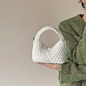 Small Hand Woven Handbags for Women Shoulder Crossbody Bag Girls Purses Cassual Top Handle Bags Hobo Curved Tote Phone Bag (Creamy white)