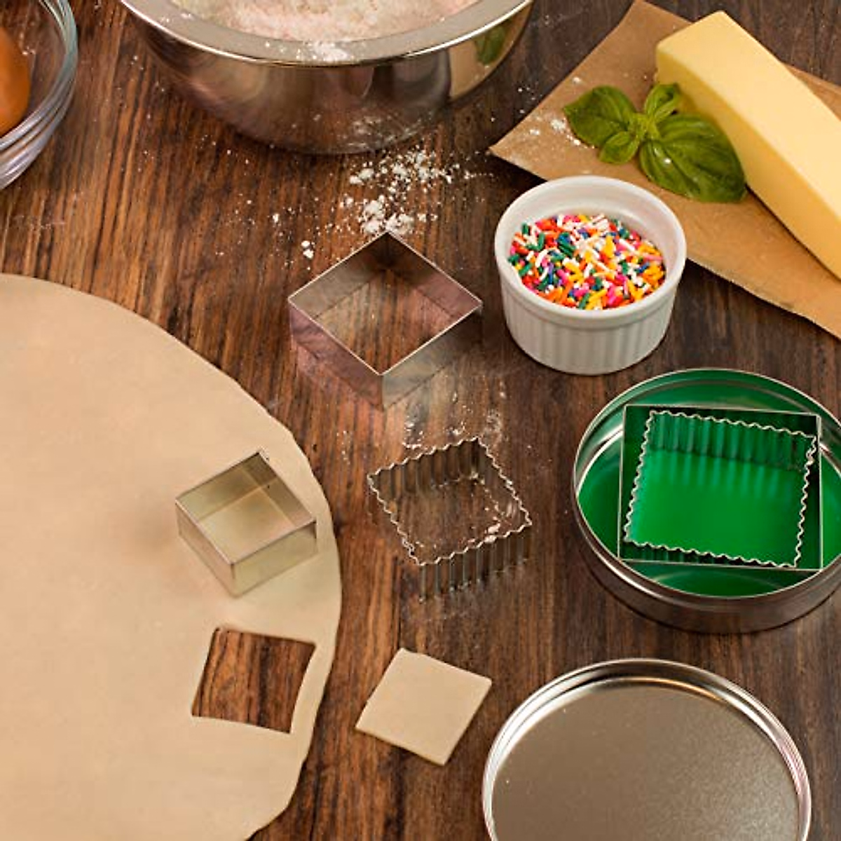 Mrs. Anderson's Baking Cookie and Fondant Cutters, Graduated Crinkle Squares, 5-Piece Set with Storage Tin