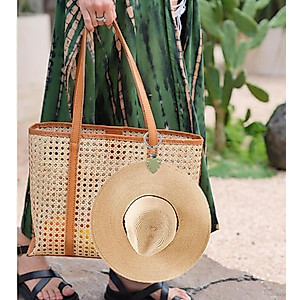 Hat Clip for Travel on Bag, Multifunctional Hat Clip for Traveling Bags, Backpack, Tote, Luggage, Travel Gift for Women Leaf-Green