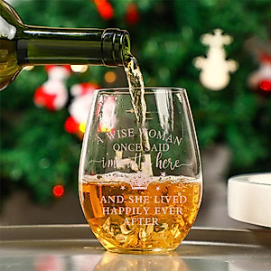 JUWNMANT Retirement Gifts for Women, A WISE WOMAN ONCE SAID I'm Outta here AND SHE LIVED HAPPILY EVER AFTER Stemless Wine Glasses, Funny Resignation Gifts for Colleagues, Funny Wine Glasses for Women