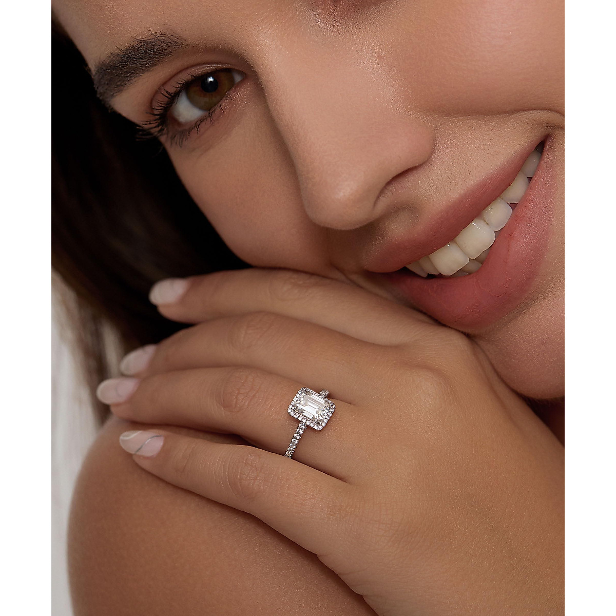 Michooyel 2ct Emerald Cut Moissanite Engagement Ring for Women D color Moissanite VVS1 Halo Sterling Silver Women Rings