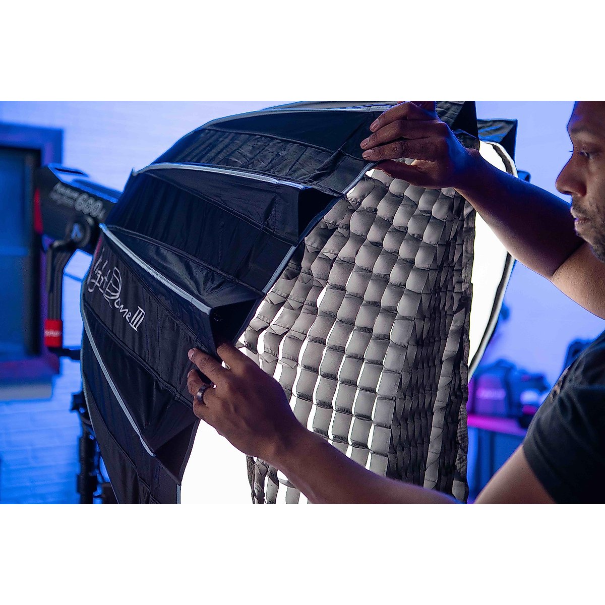 Aputure Light Dome III Studio Softbox Bowens Mount with Diffuser Cloth, Honeycomb Grid, Carry Bag, Compatible with Amaran, Aputure Series & Bowens Mount LED Video Light