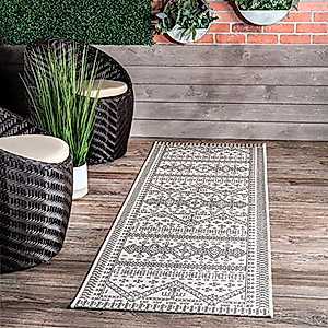 nuLOOM Kandace Tribal Indoor/Outdoor Area Rug, 3' x 5', Ivory